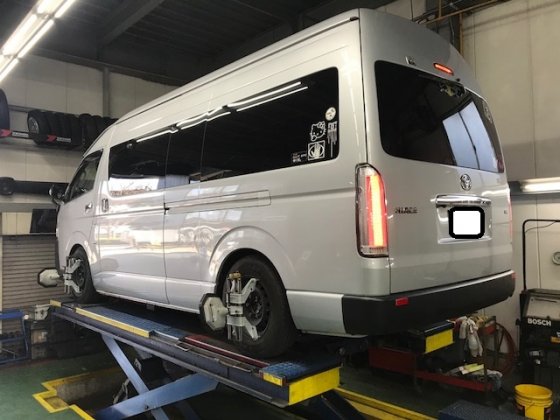 KDH223Bトヨタ・ハイエースの車検＆アライメント ハイエース トヨタ